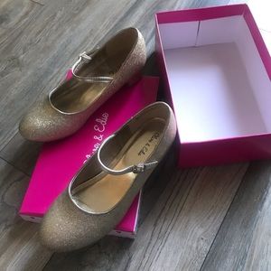 Olive & Edie | Shoes | Olive Edie Gold Glitter Shoes | Poshmark